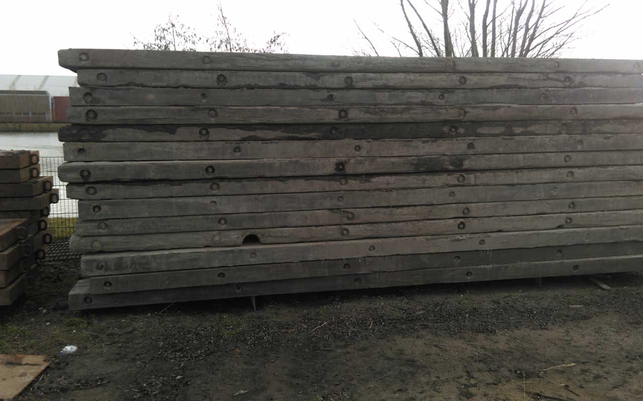 Draglineschotten verhuur | Azobe - met en zonder stalen frame